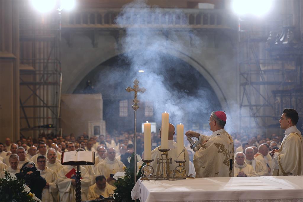 Zagrebačka nadbiskupija - Mons. Marko Kovač i mons. Vlado Razum zaređeni za pomoćne biskupe ...
